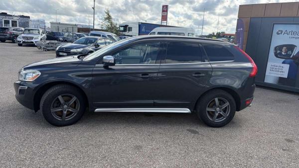 Grey Volvo XC60 2012 in Marijampole, with an engine capacity of 1.98 L and mileage of 33 thousand km for 9600 €, photo 7 on AUTOMOTO.COM.LV