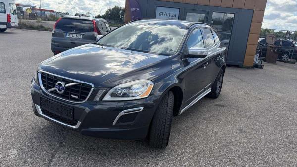 Grey Volvo XC60 2012 in Marijampole, with an engine capacity of 1.98 L and mileage of 33 thousand km for 9600 €, photo 8 on AUTOMOTO.COM.LV