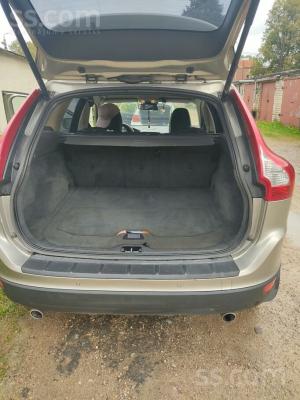 Pelēks Volvo XC60 2012 Rīga, ar dzinēja tilpumu 2.40 L un nobraukumu 266 tūkst. km par 6200 €, foto 3 vietnē AUTOMOTO.COM.LV