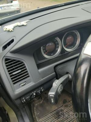 Pelēks Volvo XC60 2012 Rīga, ar dzinēja tilpumu 2.40 L un nobraukumu 266 tūkst. km par 6200 €, foto 9 vietnē AUTOMOTO.COM.LV
