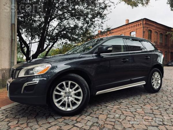 Volvo XC60 2012 in Cesis on AUTOMOTO.COM.LV Grey Volvo XC60 2012 in Cesis, with an engine capacity of 2.40 L and mileage of 0 thousand km for 9990 €, photo 5 on AUTOMOTO.COM.LV
