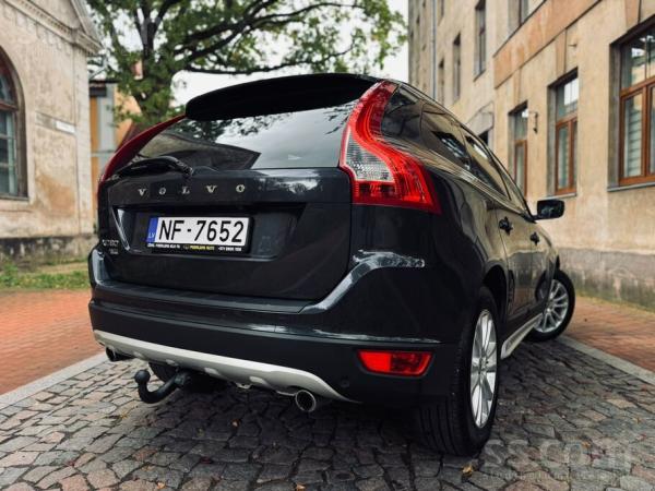 Volvo XC60 2012 in Cesis on AUTOMOTO.COM.LV Grey Volvo XC60 2012 in Cesis, with an engine capacity of 2.40 L and mileage of 0 thousand km for 9990 €, photo 6 on AUTOMOTO.COM.LV