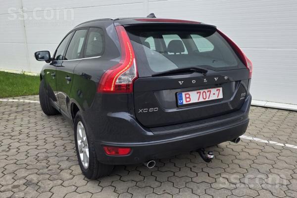 Pelēks Volvo XC60 2012 Rīga, ar dzinēja tilpumu 2.40 L un nobraukumu 340 tūkst. km par 9755 €, foto 4 vietnē AUTOMOTO.COM.LV