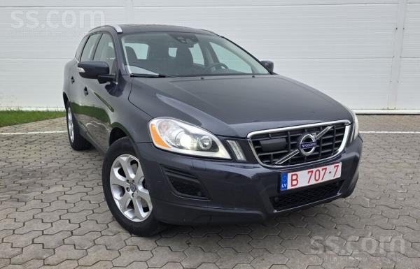 Pelēks Volvo XC60 2012 Rīga, ar dzinēja tilpumu 2.40 L un nobraukumu 340 tūkst. km par 9755 €, foto 10 vietnē AUTOMOTO.COM.LV