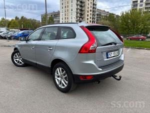 Grey Volvo XC60 2013 in Riga, with an engine capacity of 2.00 L and mileage of 269 thousand km for 9950 €, photo 2 on AUTOMOTO.COM.LV