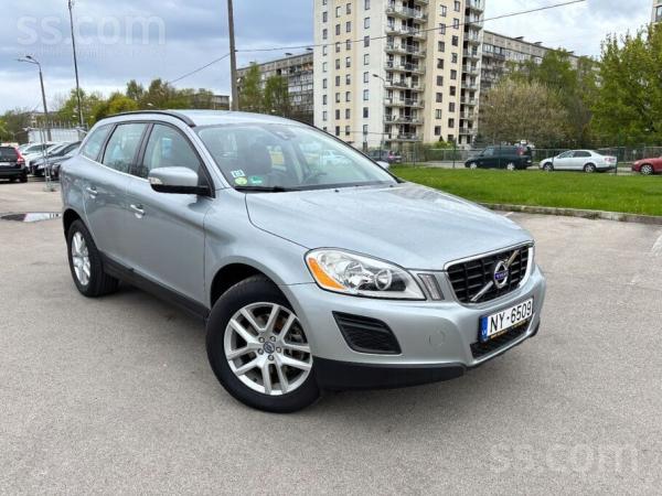 Grey Volvo XC60 2013 in Riga, with an engine capacity of 2.00 L and mileage of 269 thousand km for 9950 €, photo 3 on AUTOMOTO.COM.LV