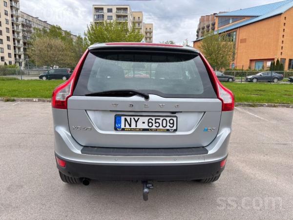 Grey Volvo XC60 2013 in Riga, with an engine capacity of 2.00 L and mileage of 269 thousand km for 9950 €, photo 6 on AUTOMOTO.COM.LV