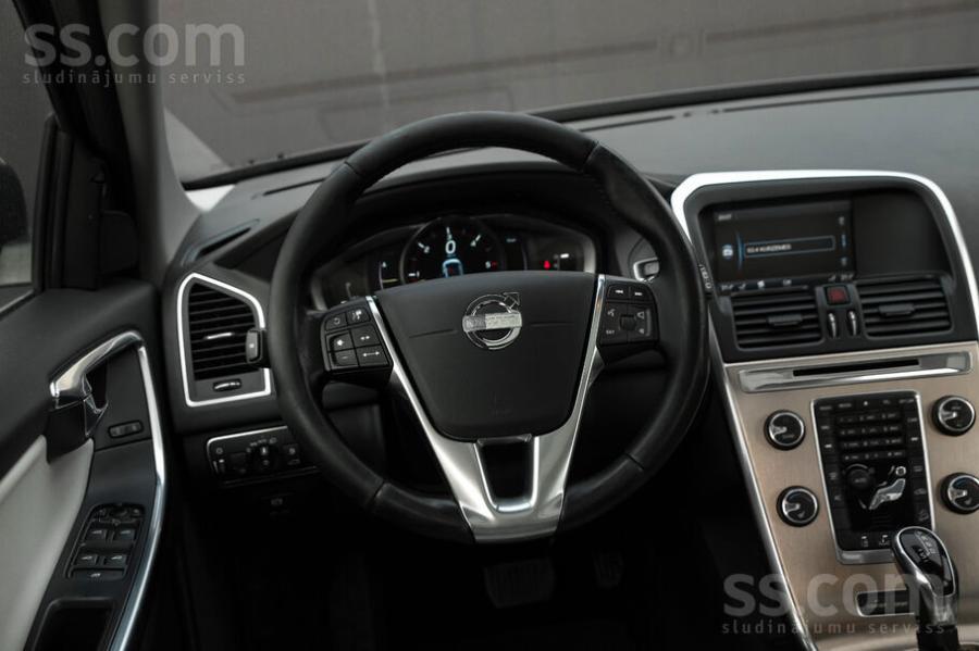 Grey Volvo XC60 2013 in Tukums, with an engine capacity of 2.40 L and mileage of 0 thousand km for 11995 €, photo 30 on AUTOMOTO.COM.LV