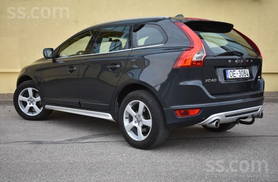 Grey Volvo XC60 2013 in Talsi, with an engine capacity of 2.40 L and mileage of 251 thousand km for 10700 €, photo 2 on AUTOMOTO.COM.LV