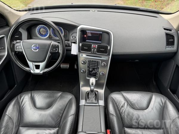 Grey Volvo XC60 2013 in Ogre, with an engine capacity of 2.40 L and mileage of 187 thousand km for 12490 €, photo 11 on AUTOMOTO.COM.LV