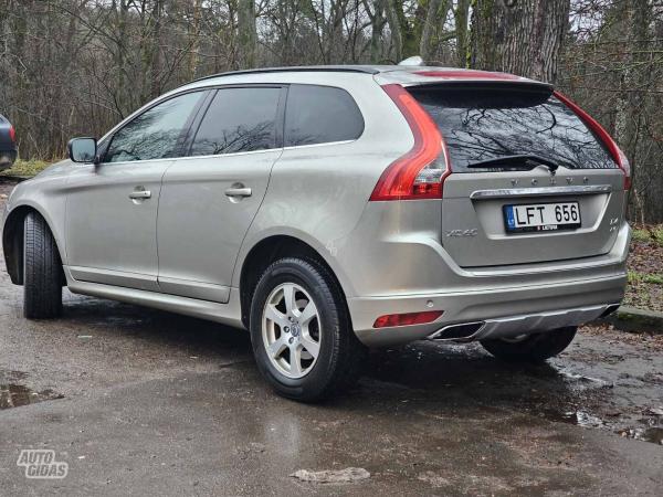 Pelēks Volvo XC60 2013 Viļņa, ar dzinēja tilpumu 2.40 L un nobraukumu 250 tūkst. km par 11000 €, foto 4 vietnē AUTOMOTO.COM.LV