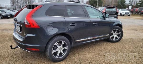 Pelēks Volvo XC60 2013 Rīga, ar dzinēja tilpumu 2.40 L un nobraukumu 0 tūkst. km par 13900 €, foto 4 vietnē AUTOMOTO.COM.LV