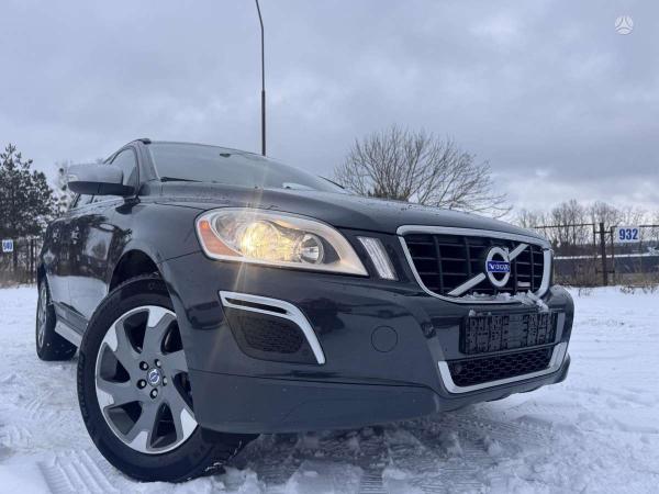 Grey Volvo XC60 2013 in Alytus, with an engine capacity of 2.40 L and mileage of 285 thousand km for 9950 €, photo 1 on AUTOMOTO.COM.LV