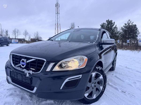 Grey Volvo XC60 2013 in Alytus, with an engine capacity of 2.40 L and mileage of 285 thousand km for 9950 €, photo 2 on AUTOMOTO.COM.LV