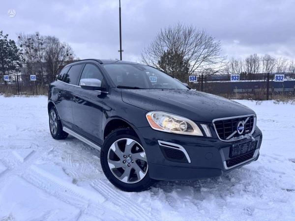 Grey Volvo XC60 2013 in Alytus, with an engine capacity of 2.40 L and mileage of 285 thousand km for 9950 €, photo 3 on AUTOMOTO.COM.LV