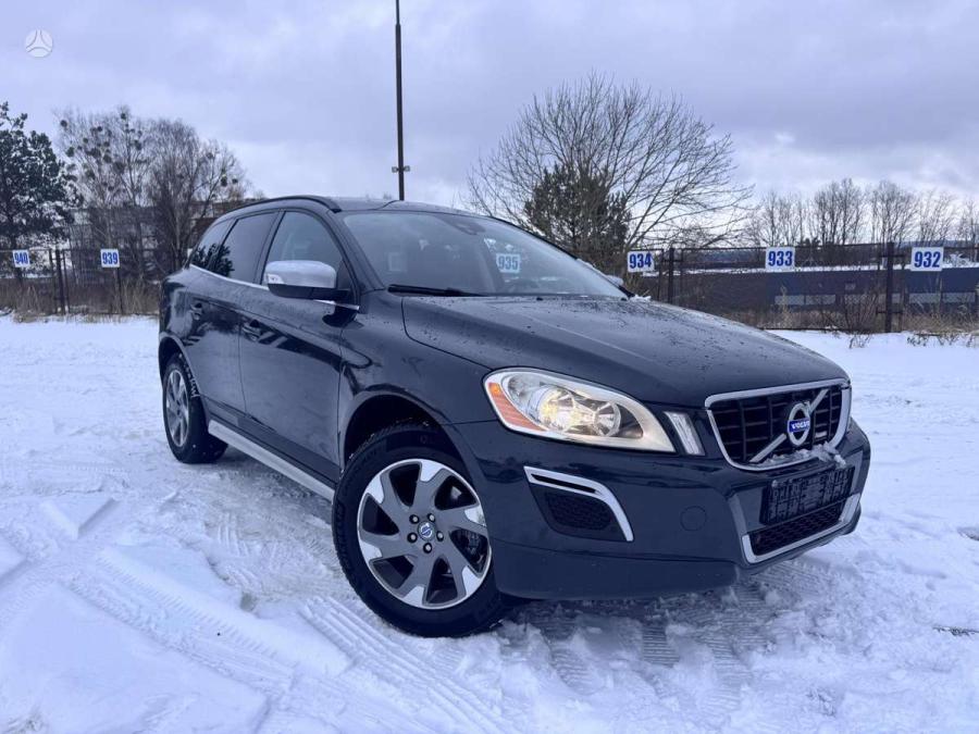 Grey Volvo XC60 2013 in Alytus, with an engine capacity of 2.40 L and mileage of 285 thousand km for 9950 €, photo 3 on AUTOMOTO.COM.LV