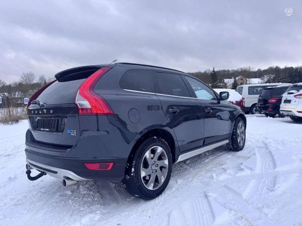 Grey Volvo XC60 2013 in Alytus, with an engine capacity of 2.40 L and mileage of 285 thousand km for 9950 €, photo 9 on AUTOMOTO.COM.LV