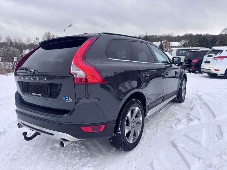 Grey Volvo XC60 2013 in Alytus, with an engine capacity of 2.40 L and mileage of 285 thousand km for 9950 €, photo 11 on AUTOMOTO.COM.LV