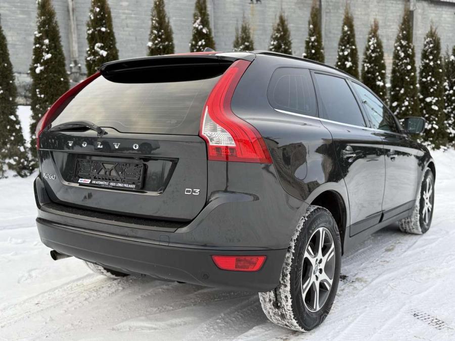 Grey Volvo XC60 2013 in Siauliai, with an engine capacity of 1.98 L and mileage of 214 thousand km for 10950 €, photo 10 on AUTOMOTO.COM.LV