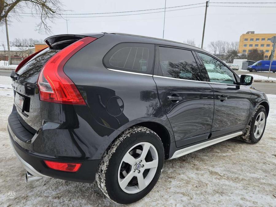Pelēks Volvo XC60 2013 Šauļi, ar dzinēja tilpumu 1.98 L un nobraukumu 259 tūkst. km par 10450 €, foto 9 vietnē AUTOMOTO.COM.LV
