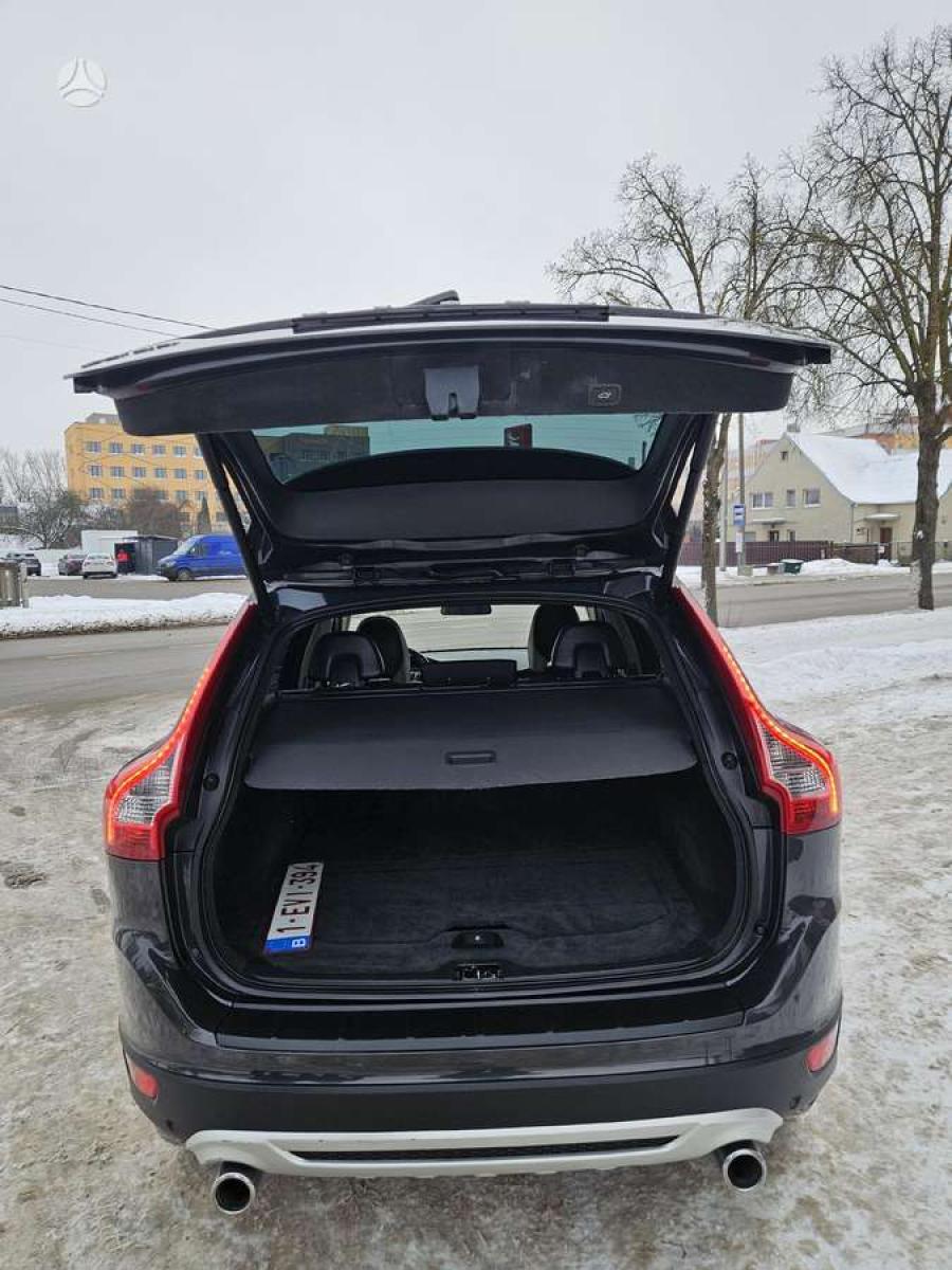 Pelēks Volvo XC60 2013 Šauļi, ar dzinēja tilpumu 1.98 L un nobraukumu 259 tūkst. km par 10450 €, foto 12 vietnē AUTOMOTO.COM.LV