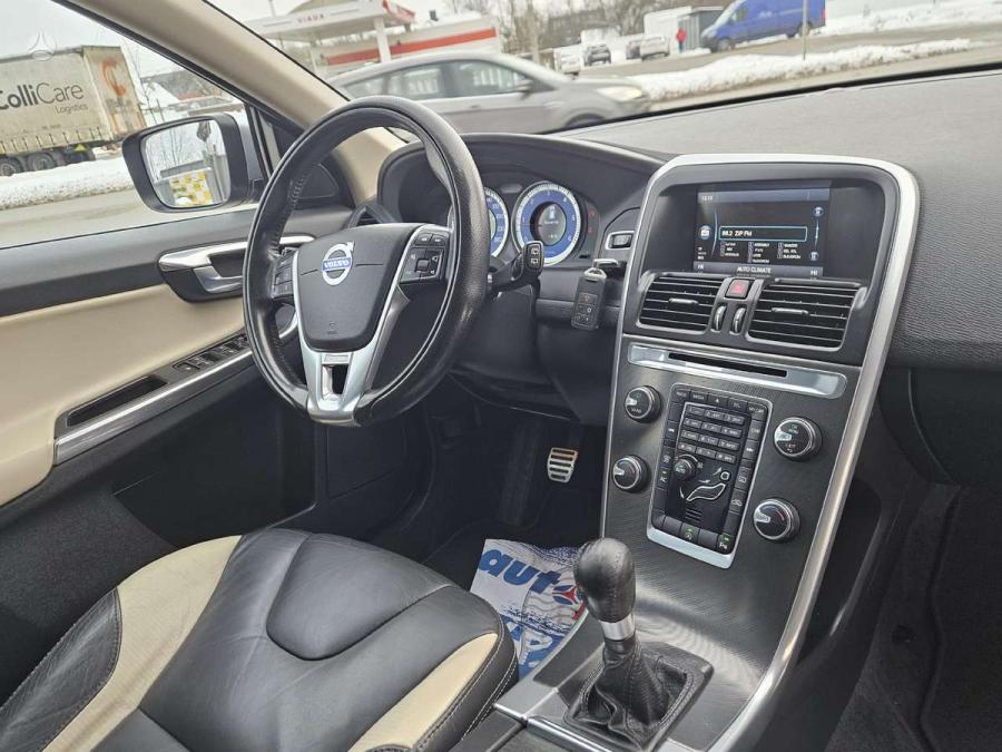 Pelēks Volvo XC60 2013 Šauļi, ar dzinēja tilpumu 1.98 L un nobraukumu 259 tūkst. km par 10450 €, foto 15 vietnē AUTOMOTO.COM.LV