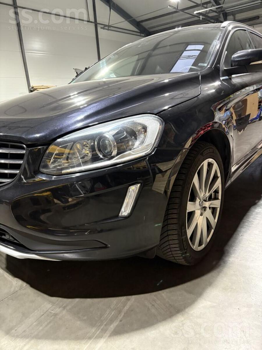 Pelēks Volvo XC60 2013 Ogre, ar dzinēja tilpumu 2.40 L un nobraukumu 216 tūkst. km par 14000 €, foto 17 vietnē AUTOMOTO.COM.LV