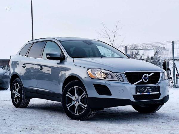 Grey Volvo XC60 2013 in Siauliai, with an engine capacity of 3.00 L and mileage of 203 thousand km for 8200 €, photo 1 on AUTOMOTO.COM.LV