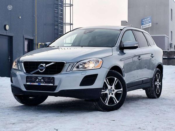 Grey Volvo XC60 2013 in Siauliai, with an engine capacity of 3.00 L and mileage of 203 thousand km for 8200 €, photo 3 on AUTOMOTO.COM.LV