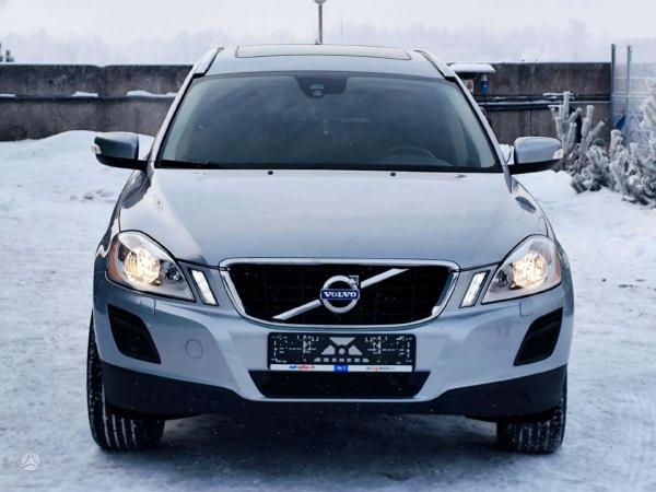 Grey Volvo XC60 2013 in Siauliai, with an engine capacity of 3.00 L and mileage of 203 thousand km for 8200 €, photo 10 on AUTOMOTO.COM.LV