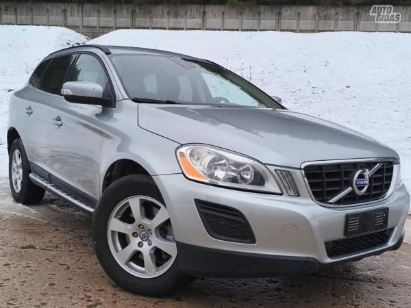 Pelēks Volvo XC60 2013 Viļņa, ar dzinēja tilpumu 2.00 L un nobraukumu 239 tūkst. km par 9850 €, foto 1 vietnē AUTOMOTO.COM.LV