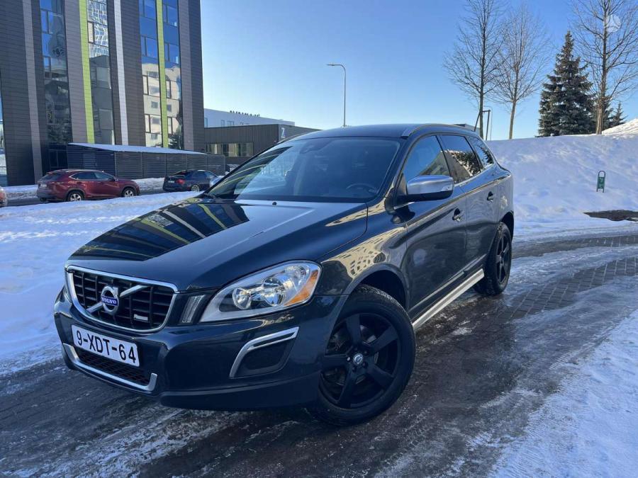 Pelēks Volvo XC60 2013 Viļņa, ar dzinēja tilpumu 1.98 L un nobraukumu 237 tūkst. km par 10750 €, foto 1 vietnē AUTOMOTO.COM.LV
