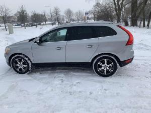Pelēks Volvo XC60 2013 Klaipėda, ar dzinēja tilpumu 2.95 L un nobraukumu 358 tūkst. km par 9500 €, foto  vietnē AUTOMOTO.COM.LV