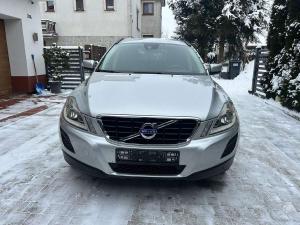 Grey Volvo XC60 2013 in Vilnius, with an engine capacity of 2.40 L and mileage of 300 thousand km for 7650 €, photo 2 on AUTOMOTO.COM.LV