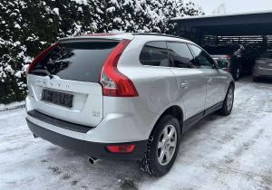 Grey Volvo XC60 2013 in Vilnius, with an engine capacity of 2.40 L and mileage of 300 thousand km for 7650 €, photo 3 on AUTOMOTO.COM.LV