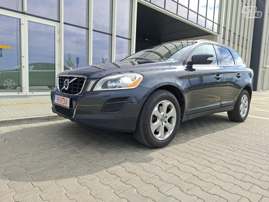 Grey Volvo XC60 2013 in Vilnius, with an engine capacity of 3.20 L and mileage of 233 thousand km for 8300 €, photo 1 on AUTOMOTO.COM.LV