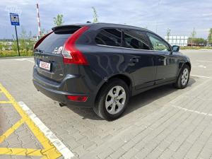 Grey Volvo XC60 2013 in Vilnius, with an engine capacity of 3.20 L and mileage of 233 thousand km for 8300 €, photo 5 on AUTOMOTO.COM.LV
