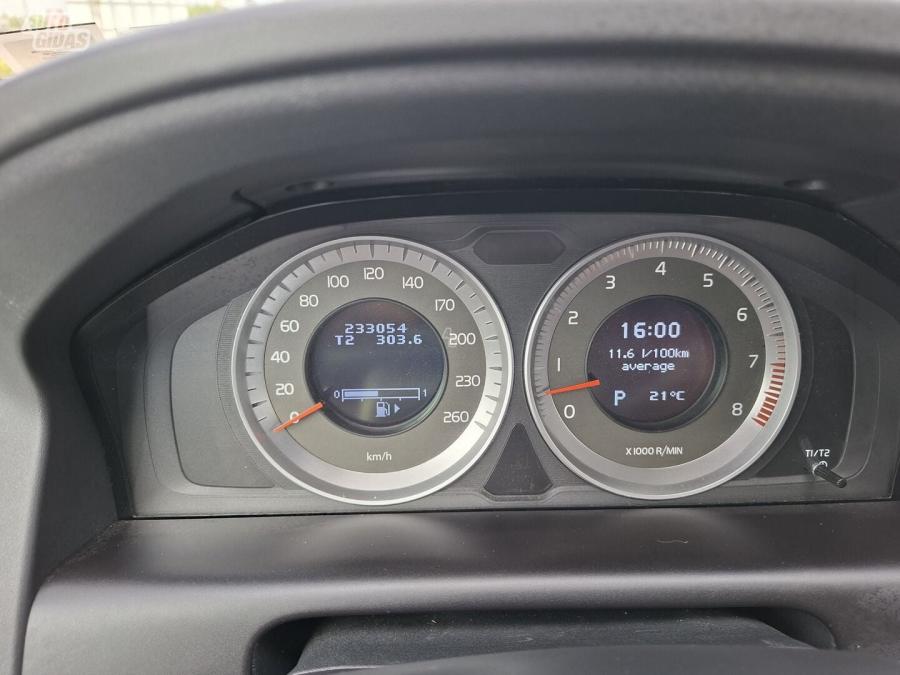 Grey Volvo XC60 2013 in Vilnius, with an engine capacity of 3.20 L and mileage of 233 thousand km for 8300 €, photo 8 on AUTOMOTO.COM.LV