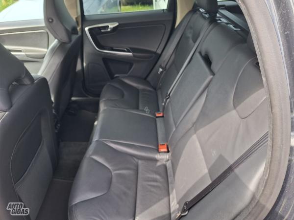Grey Volvo XC60 2013 in Vilnius, with an engine capacity of 3.20 L and mileage of 233 thousand km for 8300 €, photo 9 on AUTOMOTO.COM.LV