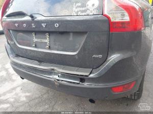 Grey Volvo XC60 2013 in Vilnius, with an engine capacity of 3.20 L and mileage of 233 thousand km for 8300 €, photo 16 on AUTOMOTO.COM.LV