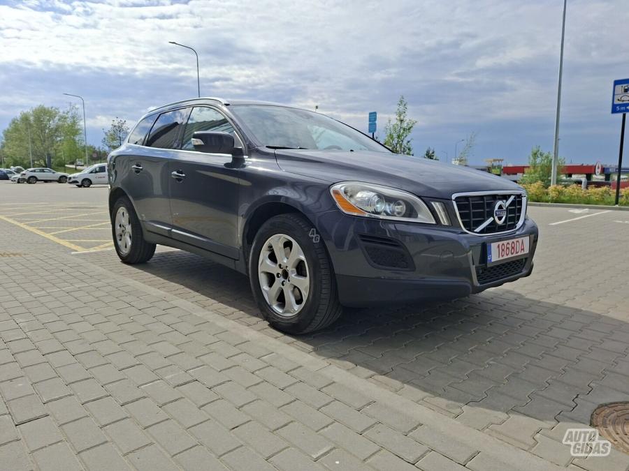 Pelēks Volvo XC60 2013 Viļņa, ar dzinēja tilpumu 3.20 L un nobraukumu 233 tūkst. km par 8150 €, foto 3 vietnē AUTOMOTO.COM.LV