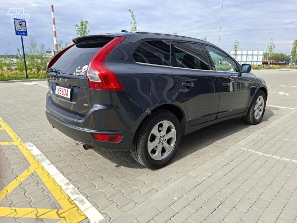 Pelēks Volvo XC60 2013 Viļņa, ar dzinēja tilpumu 3.20 L un nobraukumu 233 tūkst. km par 8150 €, foto 4 vietnē AUTOMOTO.COM.LV