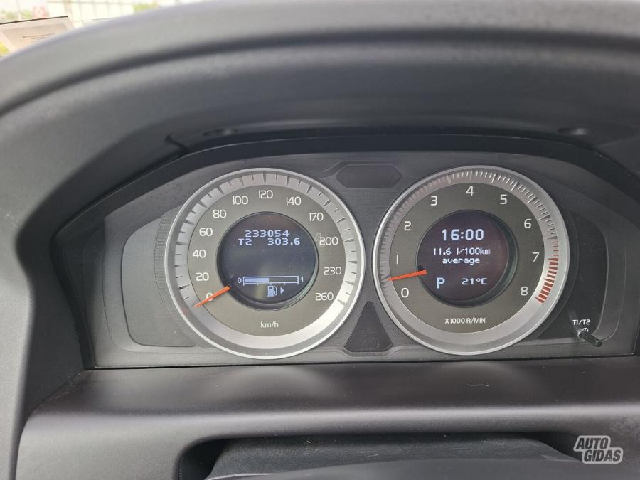 Pelēks Volvo XC60 2013 Viļņa, ar dzinēja tilpumu 3.20 L un nobraukumu 233 tūkst. km par 8150 €, foto 8 vietnē AUTOMOTO.COM.LV