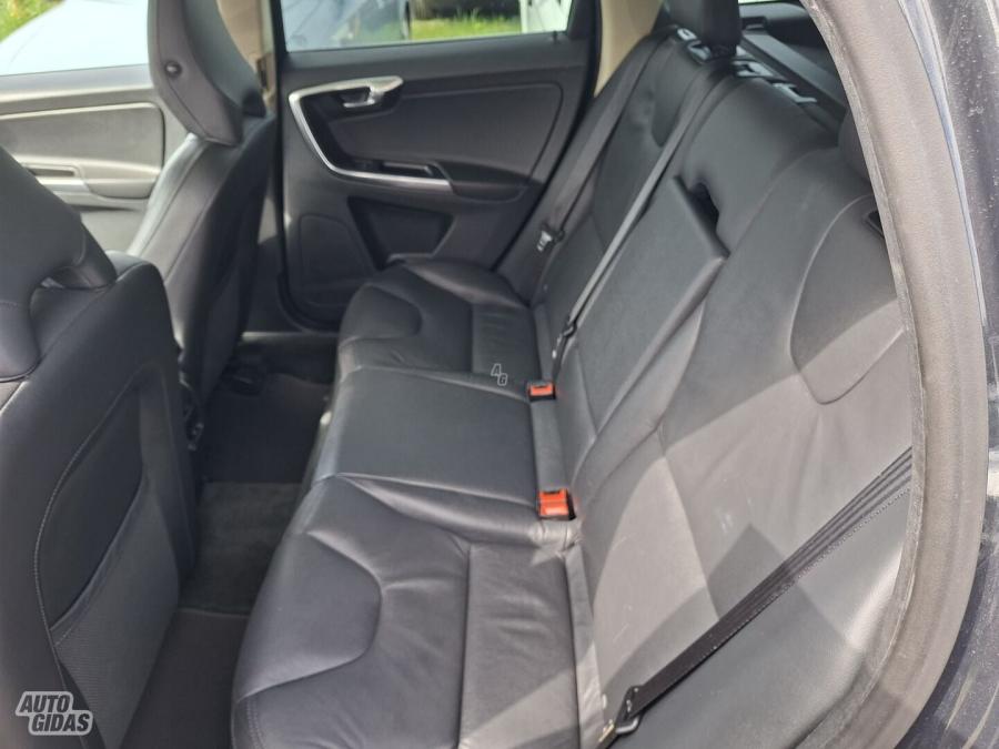 Pelēks Volvo XC60 2013 Viļņa, ar dzinēja tilpumu 3.20 L un nobraukumu 233 tūkst. km par 8150 €, foto 10 vietnē AUTOMOTO.COM.LV