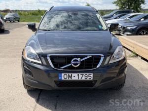 Grey Volvo XC60 2013 in Riga, with an engine capacity of 2.00 L and mileage of 229 thousand km for 10750 €, photo 3 on AUTOMOTO.COM.LV