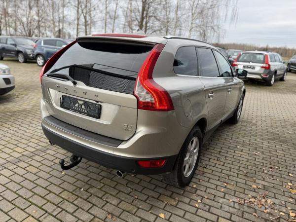 Pelēks Volvo XC60 2013 Talsi, ar dzinēja tilpumu 2.40 L un nobraukumu 254 tūkst. km par 12970 €, foto 4 vietnē AUTOMOTO.COM.LV