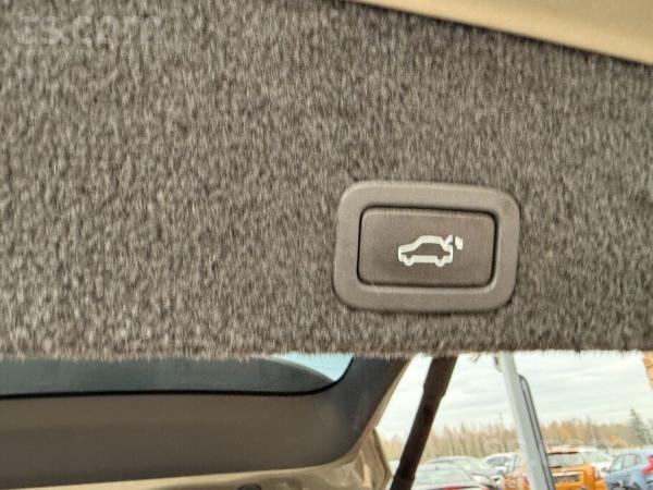 Pelēks Volvo XC60 2013 Talsi, ar dzinēja tilpumu 2.40 L un nobraukumu 254 tūkst. km par 12970 €, foto 8 vietnē AUTOMOTO.COM.LV