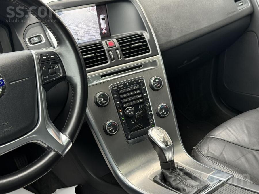 Pelēks Volvo XC60 2013 Talsi, ar dzinēja tilpumu 2.40 L un nobraukumu 254 tūkst. km par 12970 €, foto 13 vietnē AUTOMOTO.COM.LV