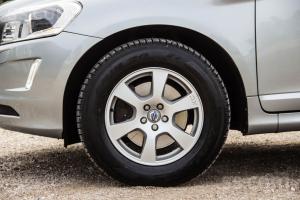 Grey Volvo XC60 2013 in Tukums, with an engine capacity of 2.00 L and mileage of 188 thousand km for 9990 €, photo 7 on AUTOMOTO.COM.LV