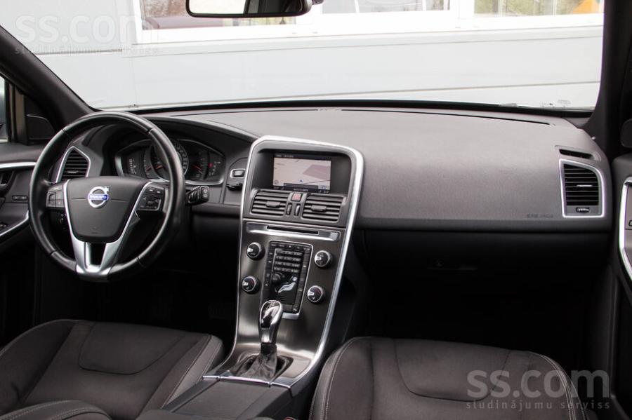 Grey Volvo XC60 2013 in Tukums, with an engine capacity of 2.00 L and mileage of 188 thousand km for 9990 €, photo 10 on AUTOMOTO.COM.LV